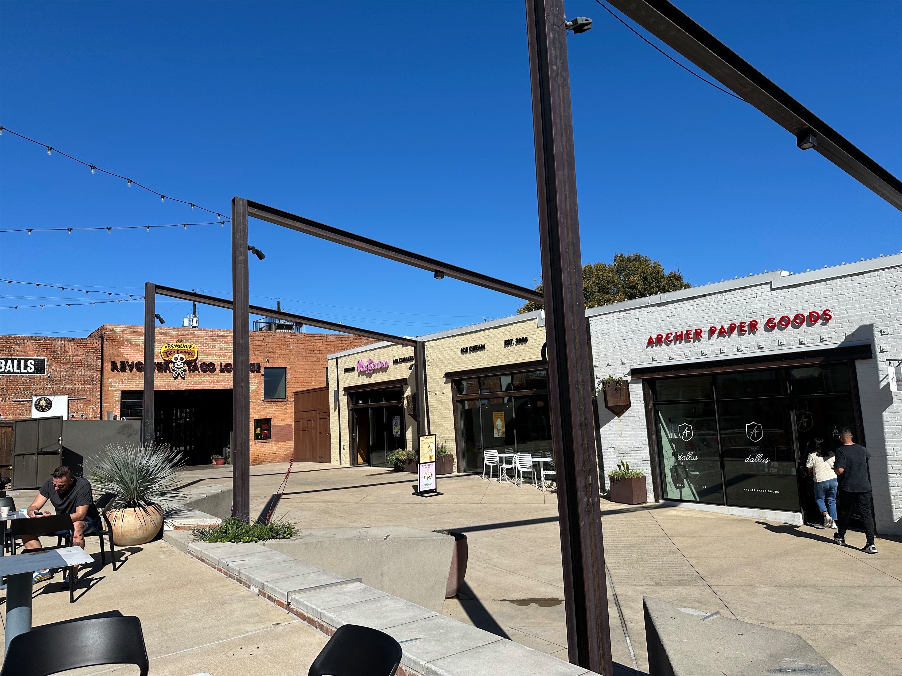 Locations Hub - Deep Ellum - 2647 Main Street
